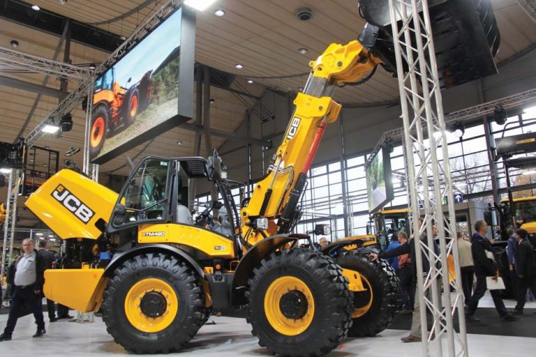 New articulated loader from JCB gets more lift capacity