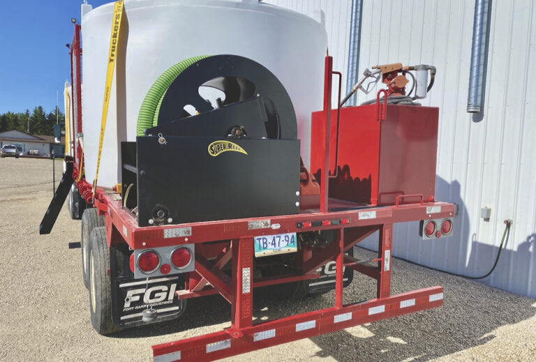 Farm-built sprayer tender trailer - Grainews