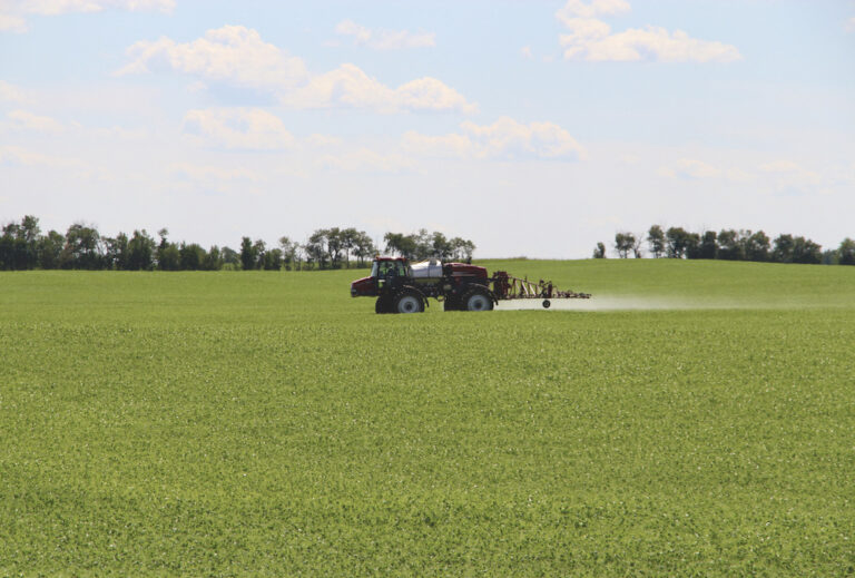 Ten tips for spraying in windy conditions - Grainews