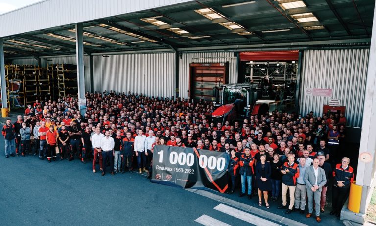 New windrowers from AGCO - Grainews