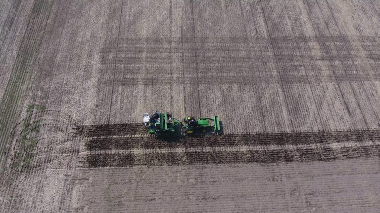 It pays to adjust seeding rate based on moisture - Grainews