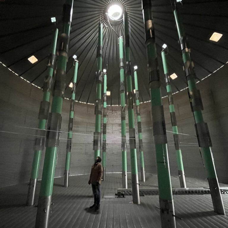 Drying tough grain in the bin with a GSI quiet drier - Grainews