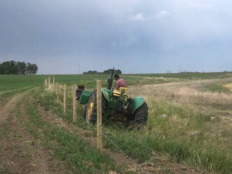 How to Make a Homemade Barbed Wire Unroller